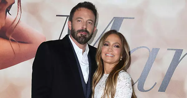 Jennifer Lopez vyvolala povesti o zásnubách po tom, čo mala na prste prsteň
